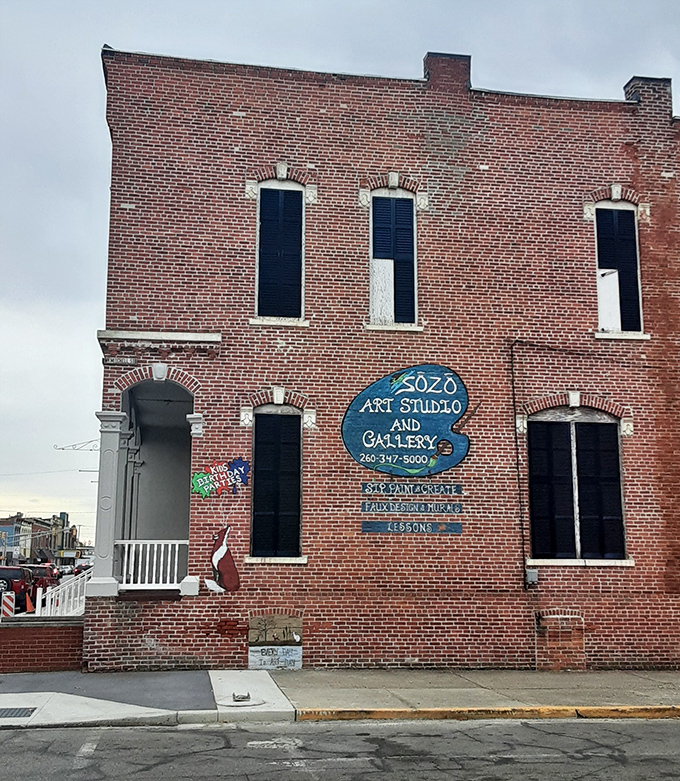 The Sozo Art Studio & Gallery proves creativity thrives beyond big cities. Brick walls and big windows&mdash;the universal architecture of artistic inspiration.