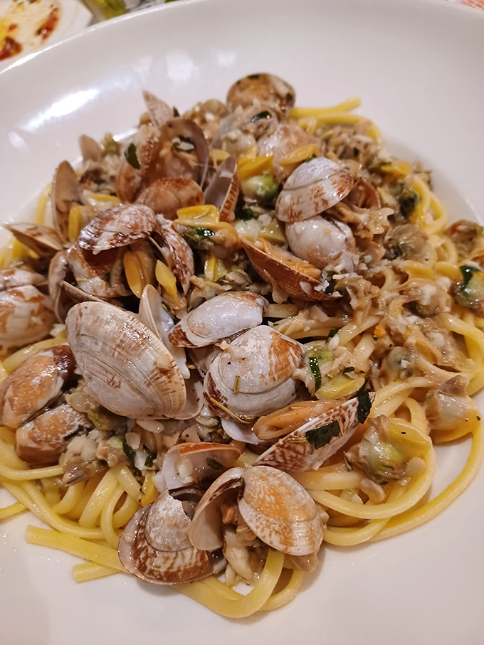 Spaghetti alle Vongole that transports you straight to the Italian coast. Those clams didn't sacrifice themselves in vain—they died for a noble cause.
