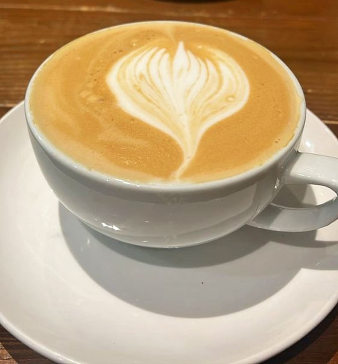 Coffee art so beautiful you almost don't want to drink it&mdash;almost. This latte is calling your name louder than your morning alarm ever could.