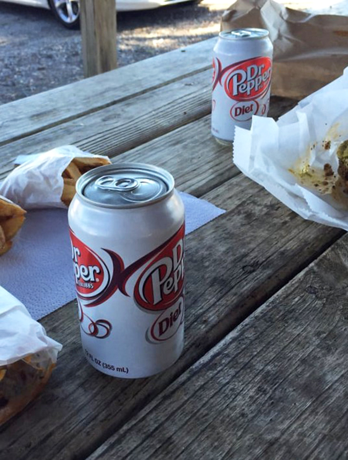 The perfect companion to burger bliss. Nothing cuts through that rich chili quite like the fizzy delight of an ice-cold soda.