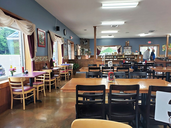 Empty tables are rare treasures at Schwartz, where the dining room feels like a community living room with better food.
