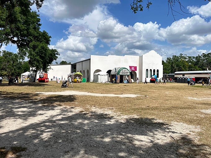 The museum's bright, modern visitor center welcomes train enthusiasts of all ages, a gateway to Florida's rich railroad heritage.