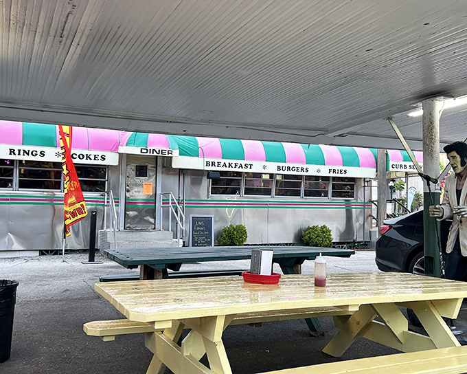 Outdoor seating where you can enjoy your feast while watching Palatka go by. Some things in life are worth pulling over for.