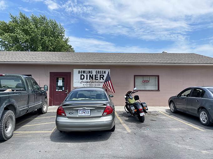 Bowling Green Diner keeps it simple – a modest building, an American flag, and breakfast that makes you proud to be hungry.