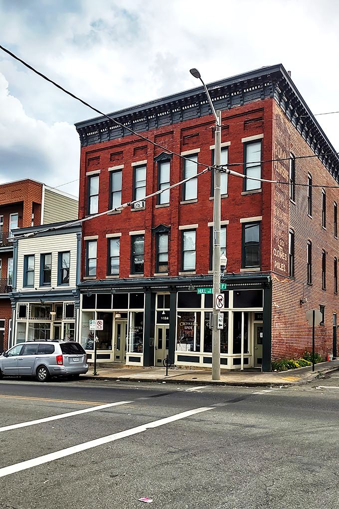 Croaker's Spot's historic brick building in Richmond proves great seafood can thrive even miles from the coast.