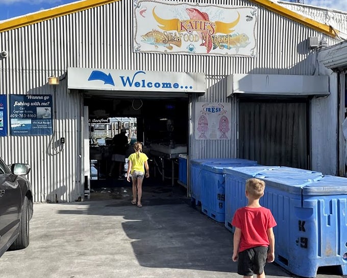 Katie's no-nonsense market approach puts the focus where it belongs&mdash;on incredibly fresh seafood. The corrugated metal building houses maritime treasures.