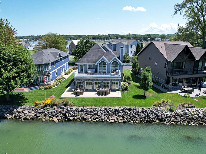 Peninsula paradise where the water surrounds you on three sides &ndash; nature's version of a group hug.