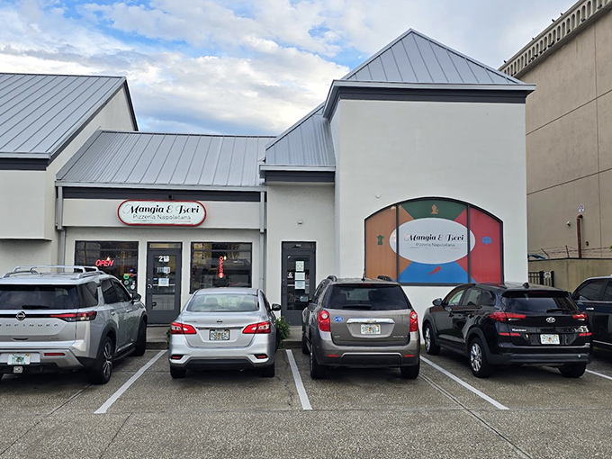 Mangia & Bevi: Unassuming from the outside, but inside they're speaking the international language of perfect pizza.