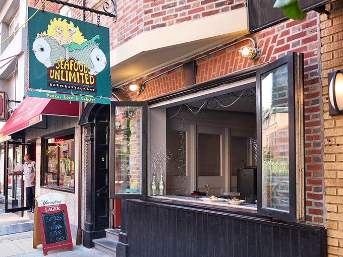 Behind this classic brick storefront, Seafood Unlimited serves up limitless flavor in Rittenhouse Square.