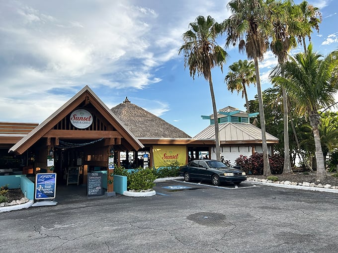 Sunset Grill lives up to its name with nature's nightly light show. The applause when the sun dips below the horizon isn't just for the chef!