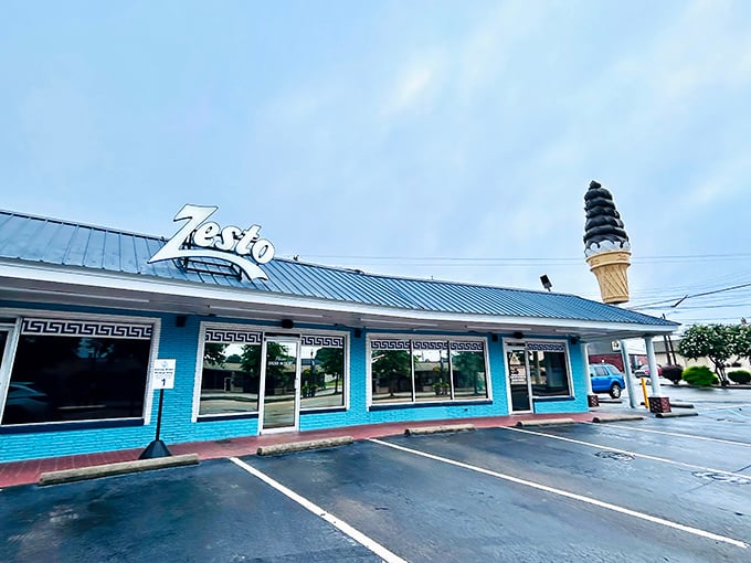 Zesto: That giant ice cream cone atop a bright blue building&mdash;the universal signal for "deliciousness happens here."