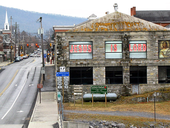 The red brick beauty of Bedford's courthouse stands tall, watching over a town where history isn't just remembered&mdash;it's lived daily.