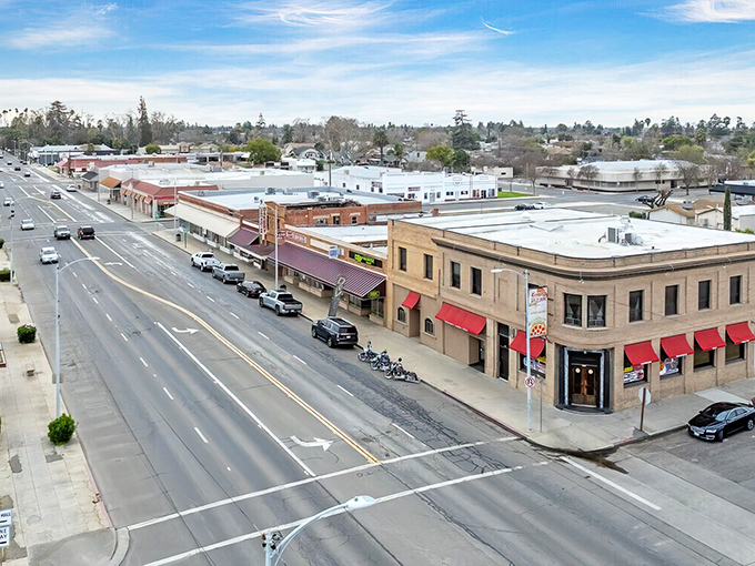 Chowchilla's residential neighborhoods offer affordable California living. White picket fences still exist in the Golden State!