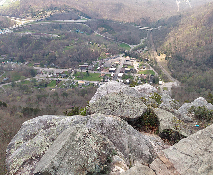 Cumberland Gap's rocky overlooks offer dramatic views that early settlers must have paused to admire, even in their rush westward.