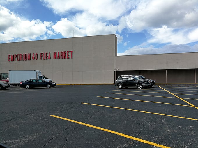The big box store of flea markets. When you need serious square footage for serious bargain hunting!