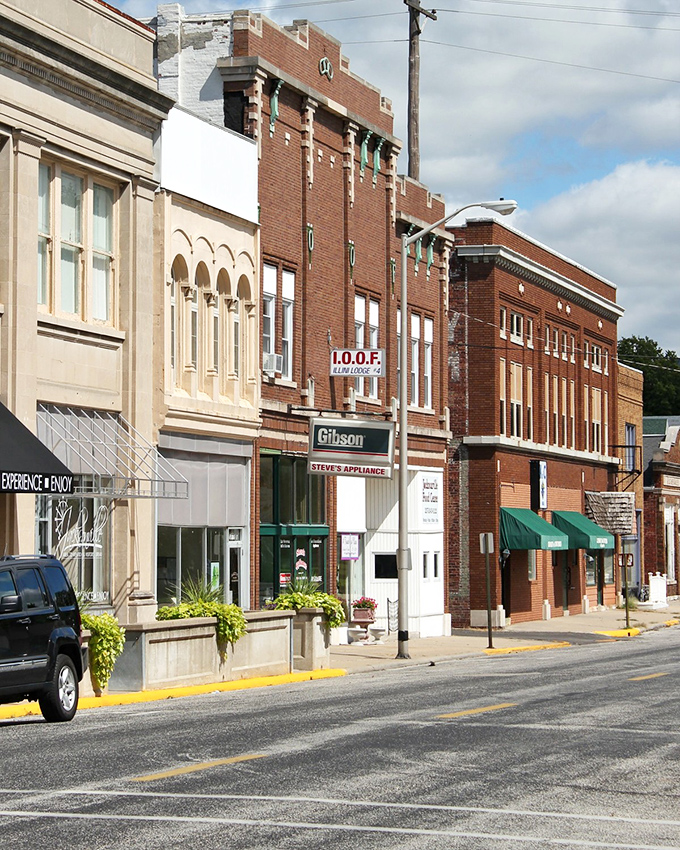 Downtown Jacksonville's aerial view reveals a community built around connection, not congestion. Where neighbors still borrow cups of sugar and return with cookies. 