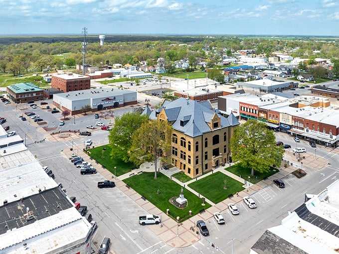 Kirksville's courthouse stands proud at the center of this northeast Missouri gem. A community built around history and education.