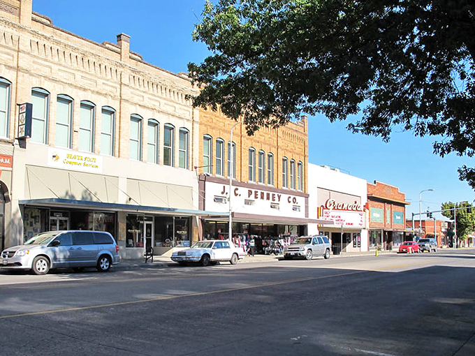 Sunlit bricks and empty sidewalks—proof that even silence can feel like an invitation.