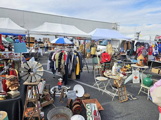 Quality vintage meets waterfront shopping, creating the perfect recipe for a Southern California Saturday adventure.