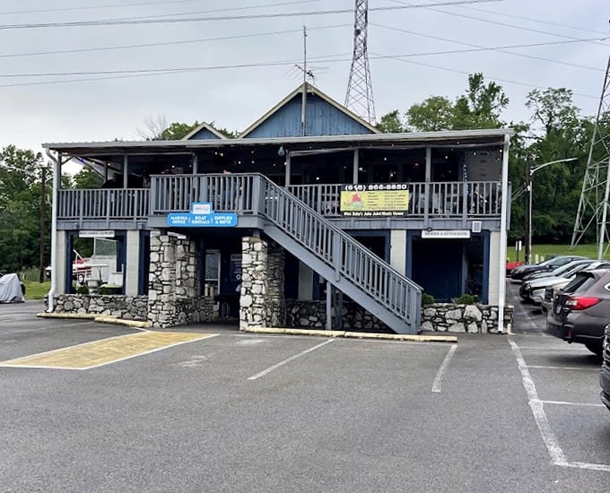 "This hillside BBQ haven proves great views and greater smoked meats can happily coexist."