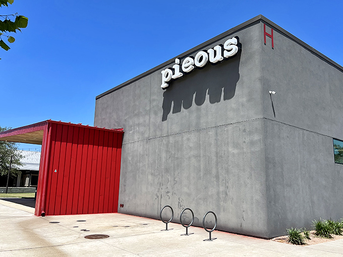 Pieous: Clean lines and minimalist design let the pizza be the star. Like a pizza gallery where every pie is a masterpiece! 