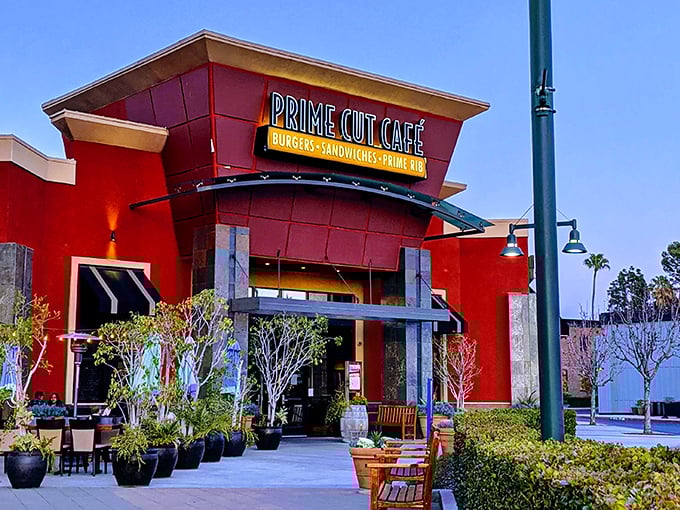 This modern steakhouse proves great beef transcends fancy decor &ndash; quality always shines through simple elegance.