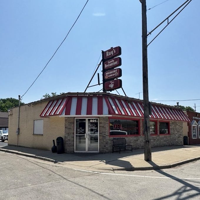That classic corner diner look never goes out of style&mdash;Ray's has been perfecting hash browns while trends come and go