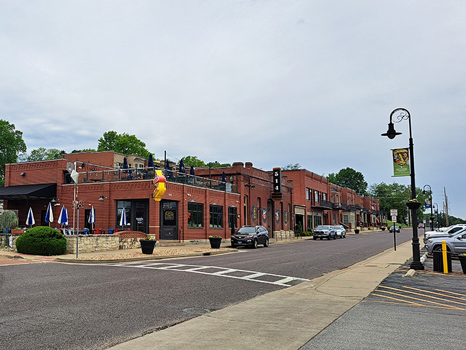 The streets of Washington whisper tales of corn cob pipes and riverboats. Those brick buildings have seen it all&mdash;and kept all the good secrets!