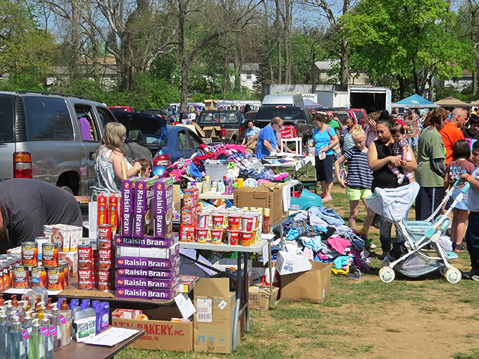 Grocery aisle meets garage sale in perfect harmony! Those stacked cereal boxes might contain better surprises than any prize we dug for as kids.