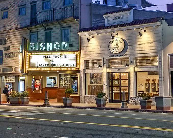 The historic Bishop Twin Theatre lights up Main Street with vintage charm. Movie magic feels more magical when mountains replace skyscrapers.