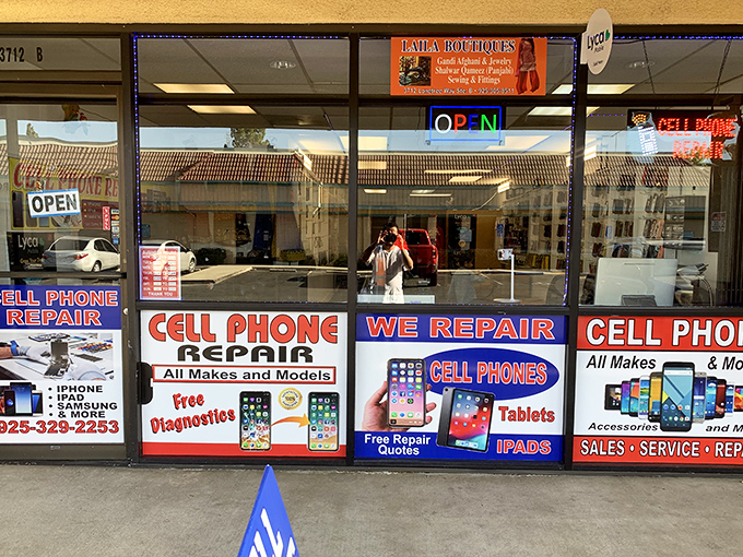 The modern-day repair wizards who can resurrect your dropped, dunked, or otherwise damaged digital lifeline. Tech shamans at work!