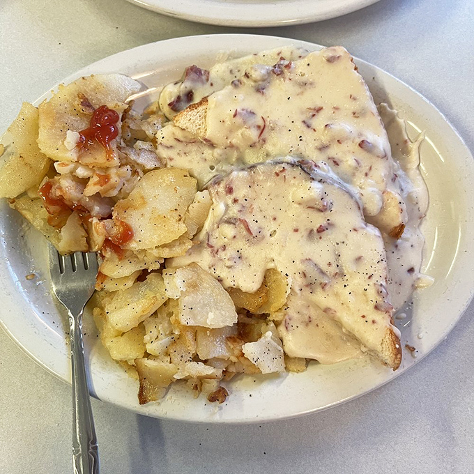 Cream chipped beef: Pennsylvania's answer to French cuisine. Those seasoned home fries are the supporting actors who deserve their own Oscar.