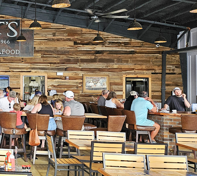 The diverse crowd at Hunt's proves great seafood is the universal language. Notice how nobody's looking at their phones? That's the power of fresh catch.