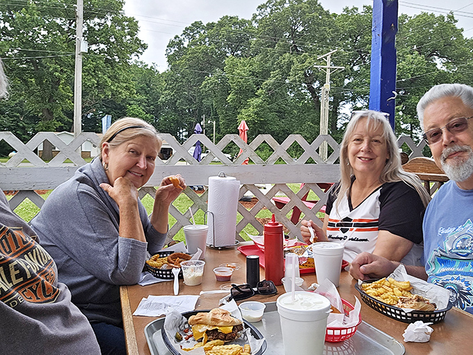 The true measure of a great burger joint: happy faces, animated conversation, and the silent concentration that comes with serious eating.