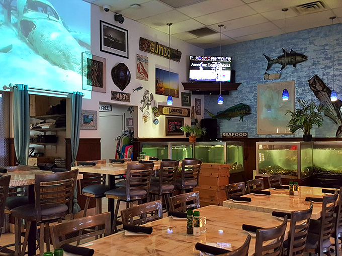 Nautical d&eacute;cor that manages to stay on the right side of kitsch, with live tanks reminding you just how fresh "fresh" can be.