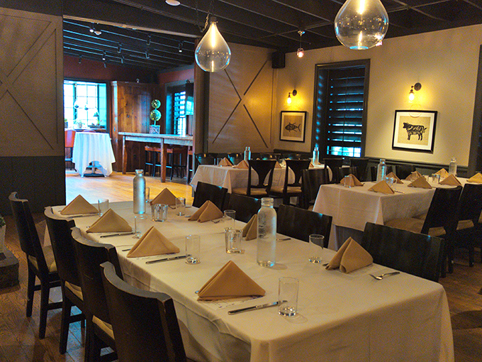 White tablecloths and elegant place settings – where your Sunday best meets food's Sunday best for a perfect match.