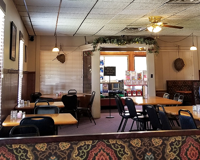 Another dining area that says, "We've been here awhile, and we'll be here when those trendy places downtown have turned into yoga studios."