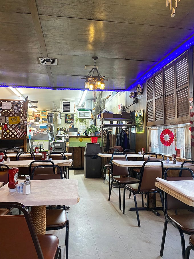 Simple tables, nautical touches, and the promise of good food&mdash;this dining room doesn't need fancy frills when the seafood does the talking.