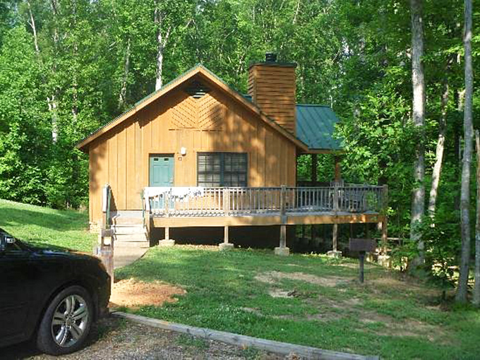 Rustic luxury among the trees: this woodland cabin offers the perfect compromise between roughing it and comfort&mdash;nature with a roof.