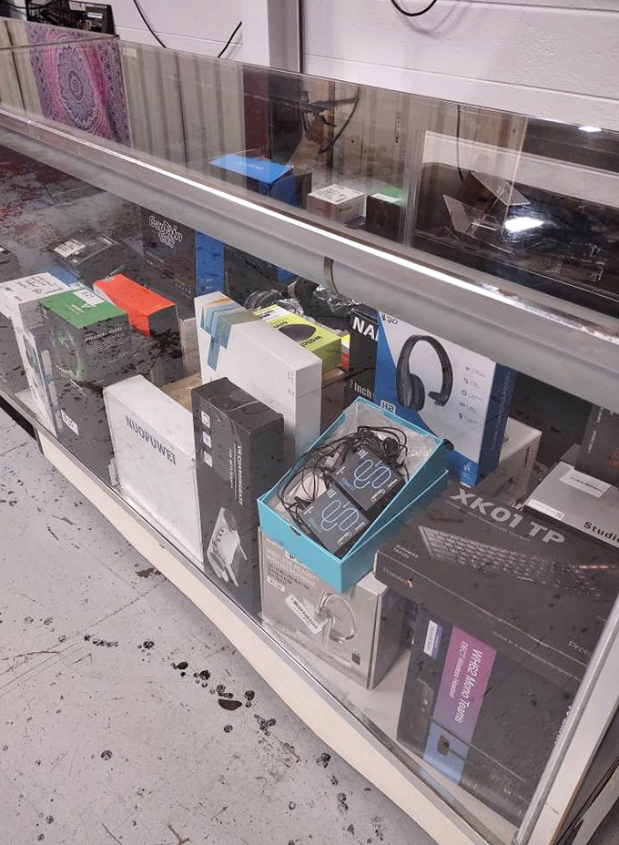 Electronic gadgets and gizmos aplenty, like Best Buy and a garage sale had a brilliant baby.