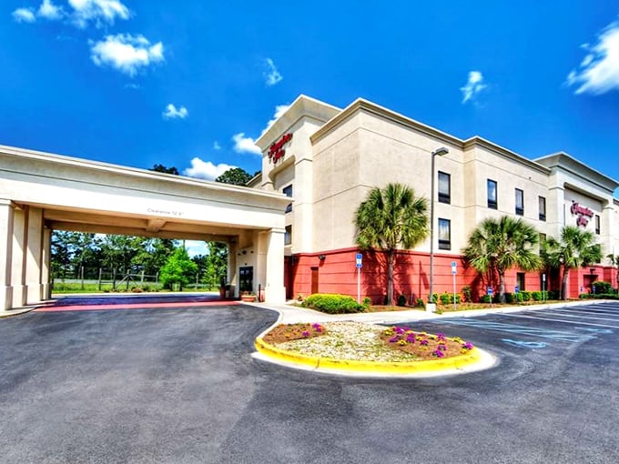 Even the chain hotels in Quincy offer a touch of Florida charm with palm trees and colorful landscaping. Convenience without cookie-cutter blandness.