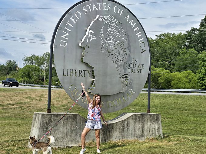 Four-legged visitors appreciate oversized attractions just as much as their human companions do, apparently.