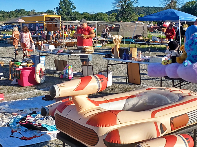 Space-age dreams in inflatable form! This retro pool float looks ready for blast-off into summer memories yet to be made.