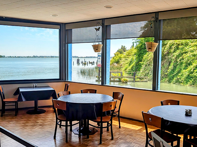 Window seats that turn an ordinary Tuesday lunch into a special occasion&mdash;proving that in real estate and restaurants, it's all about location, location, location.