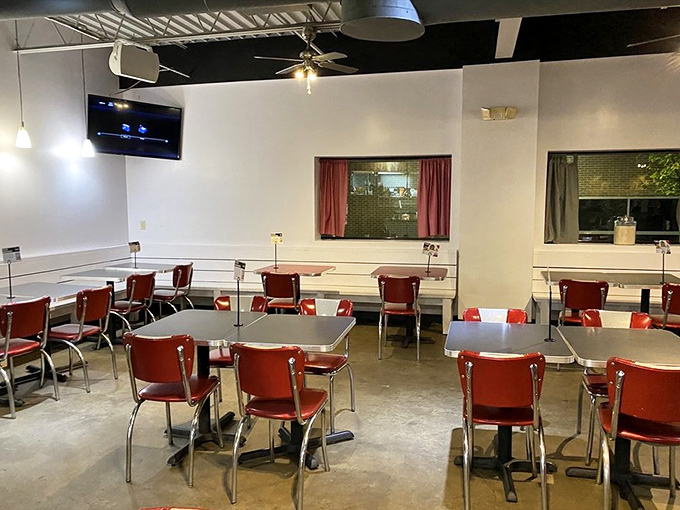 Empty tables are rare treasures here &ndash; like spotting a unicorn during rush hour in downtown Atlanta.