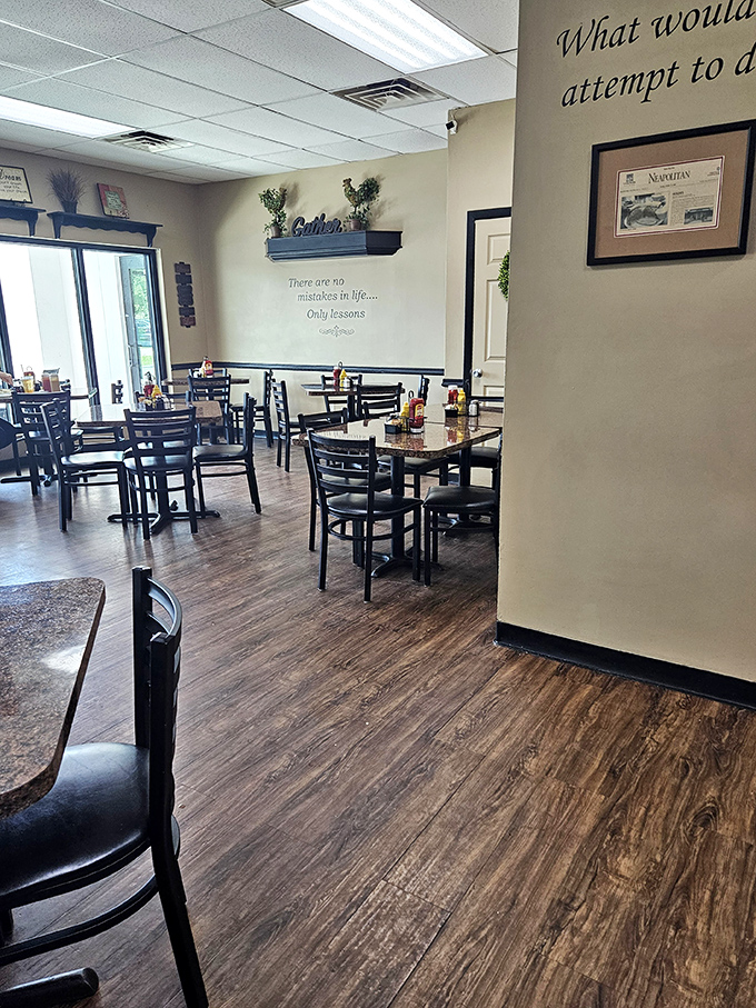 Inspirational quotes on the wall remind us there are "no mistakes in life... only lessons." The only lesson here: come hungry.