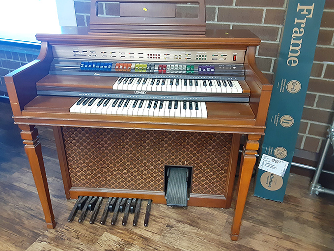 Not just any organ—a Lowrey time machine to 1970s living rooms where "Tie a Yellow Ribbon" once filled the air.