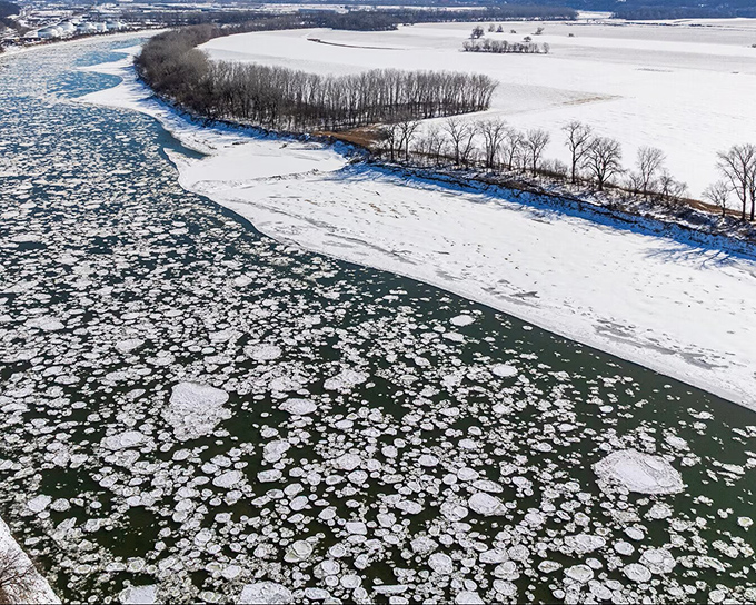 Winter transforms the Missouri River into an abstract painting of ice fragments &ndash; nature's own gallery exhibition that changes daily.