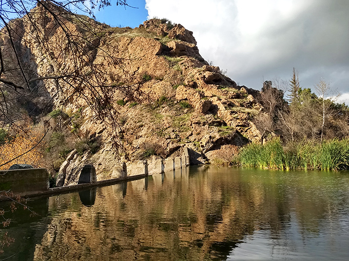 Century Lake's mirror-like surface perfectly doubles the beauty. This man-made reservoir creates postcard moments that no Instagram filter could possibly improve.