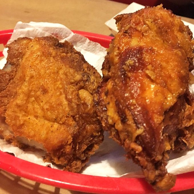 Fried chicken so perfectly golden it belongs in Fort Knox. Proof that seafood restaurants can nail the landlubber options too.